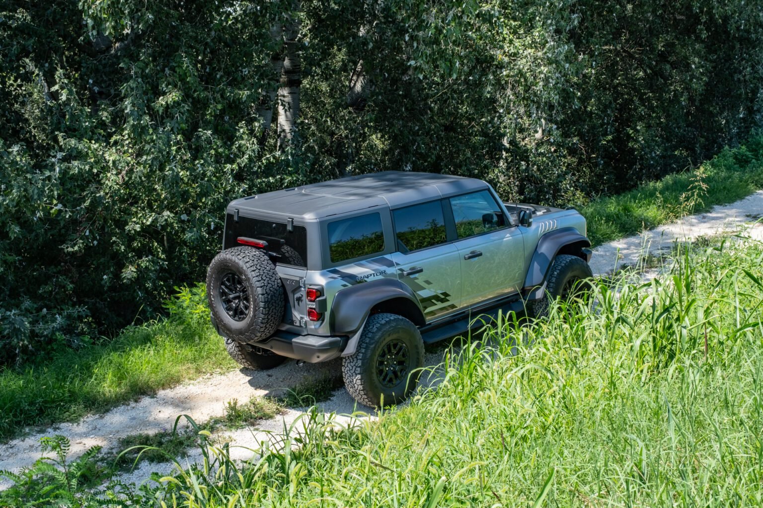 Ford Bronco Raptor, il fuoristrada più estremo al mondo in Europa da ...