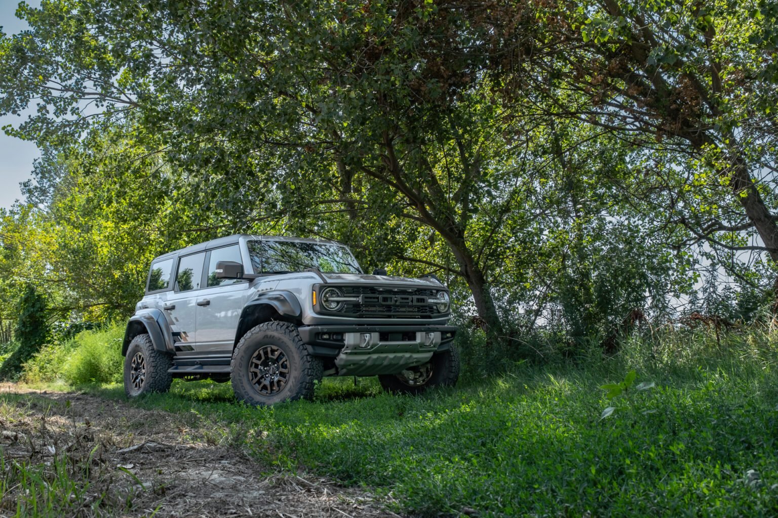 Ford Bronco Raptor, il fuoristrada più estremo al mondo in Europa da ...