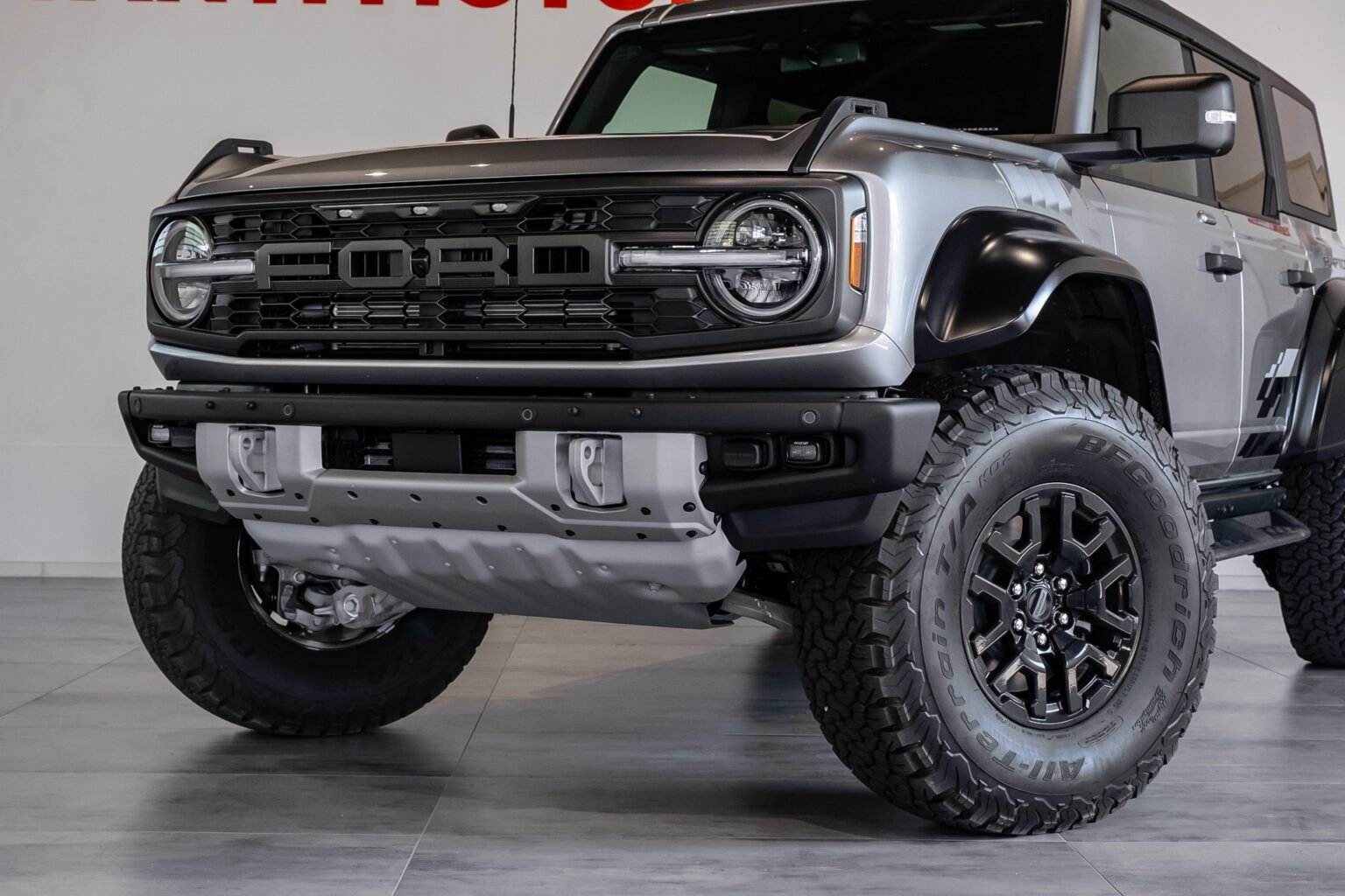 Ford Bronco Raptor, il fuoristrada più estremo al mondo in Europa da ...