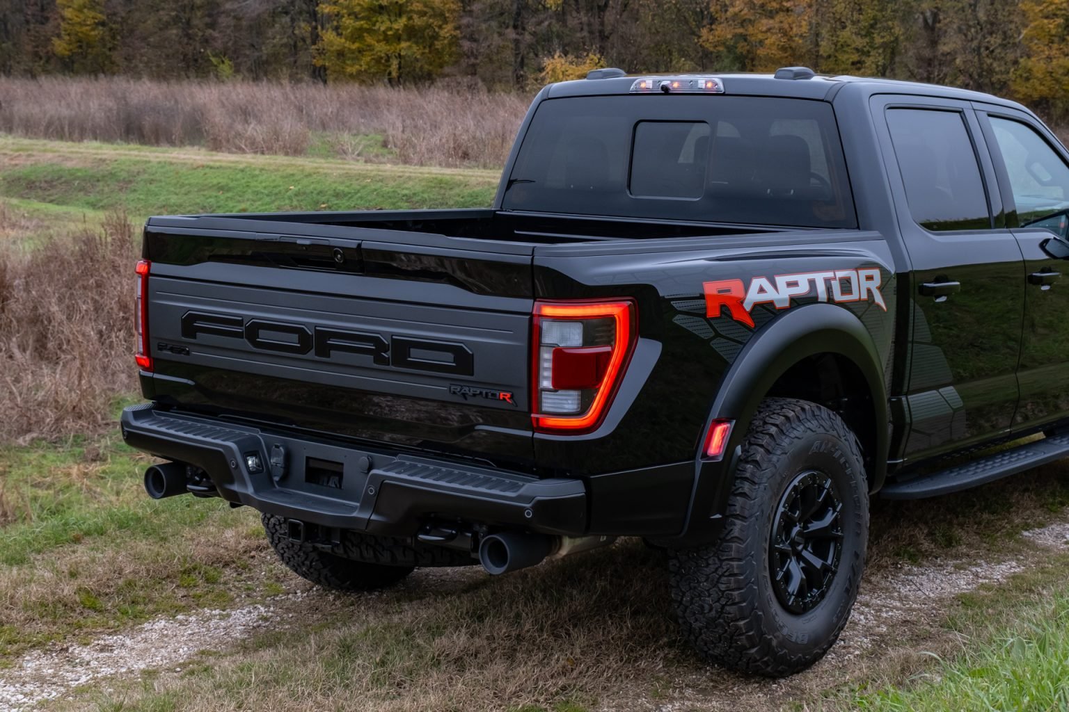 Ford F-150 Raptor R, il pick-up col V8 da 710 CV in Italia da ...