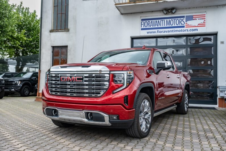 Nuovo GMC Sierra Denali, il pick-up di lusso cambia volto - Fioravanti ...